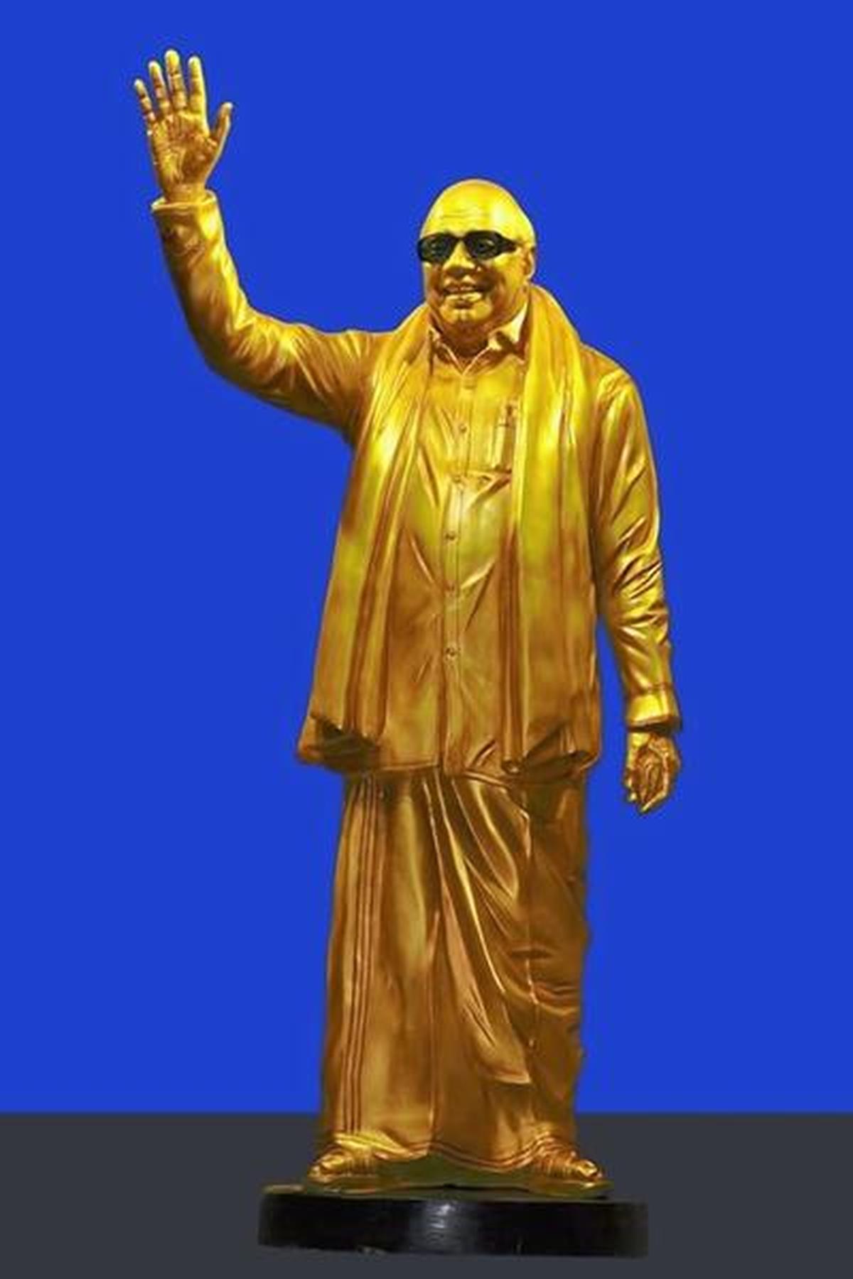 Sonia to unveil Kalaignar’s statue - The Hindu