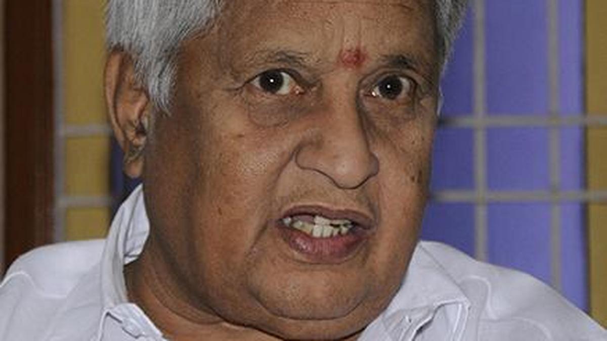 Actor, director Visu dies at 75, funeral to be held on Monday - The Hindu