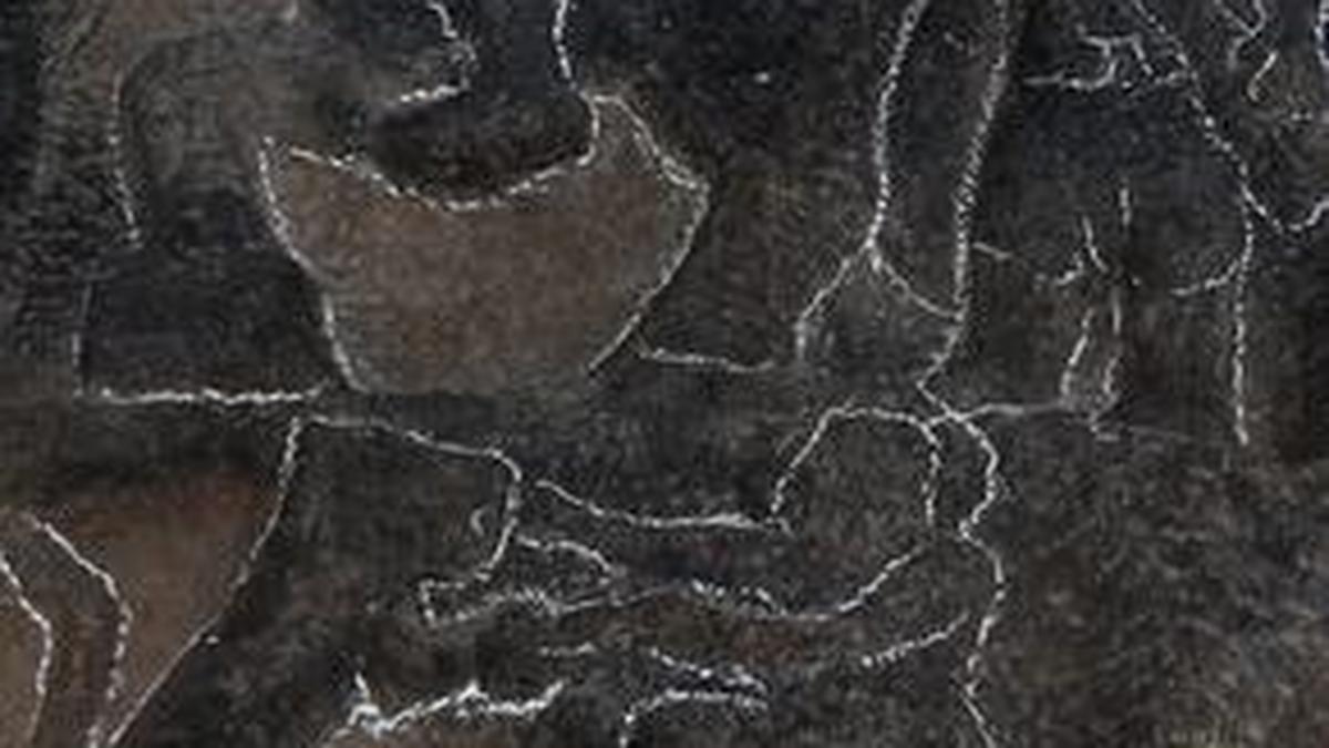 Two hero stones found at foothills of Pottamalai - The Hindu