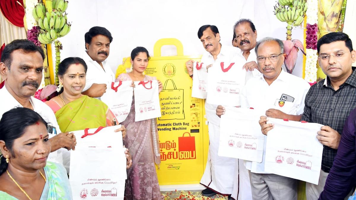 Chennai Mayor inaugurates cloth bag vending machine - The Hindu