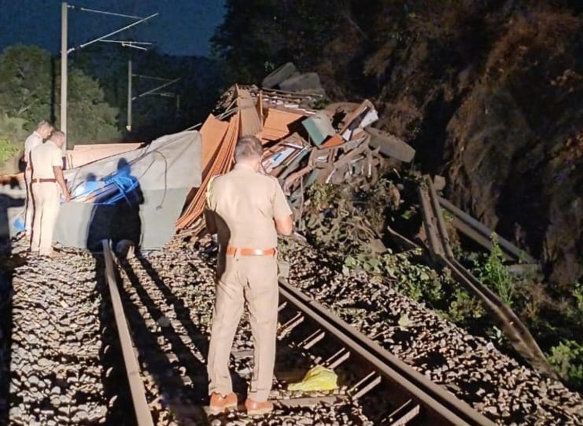 Elderly couple from Tamil Nadu’s Tenkasi run on track in wee hours to ...