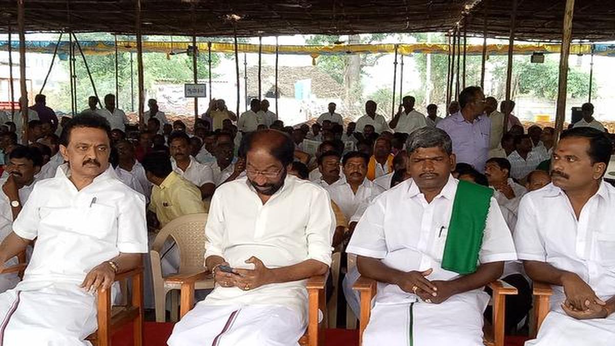 Stalin, DMK leaders begin day-long fast seeking fresh trust vote - The ...