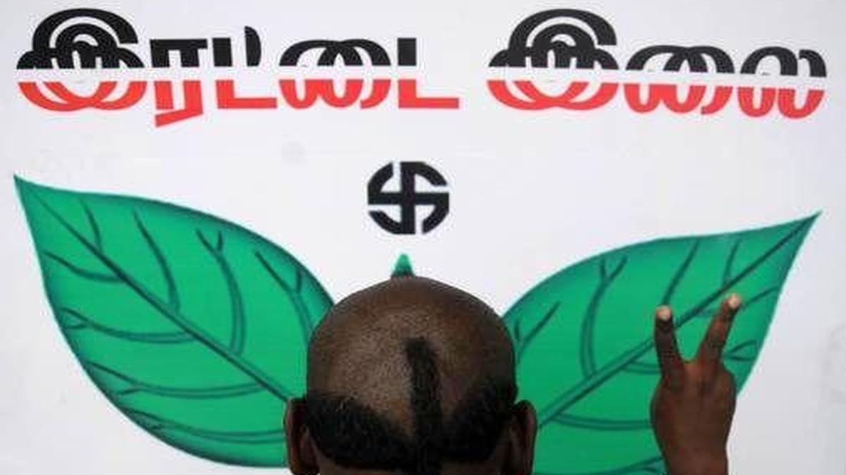 EC hearing on AIADMK symbol concludes - The Hindu