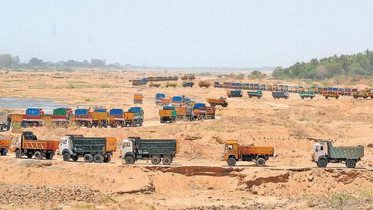 HC confirms order to close down all sand quarries - The Hindu