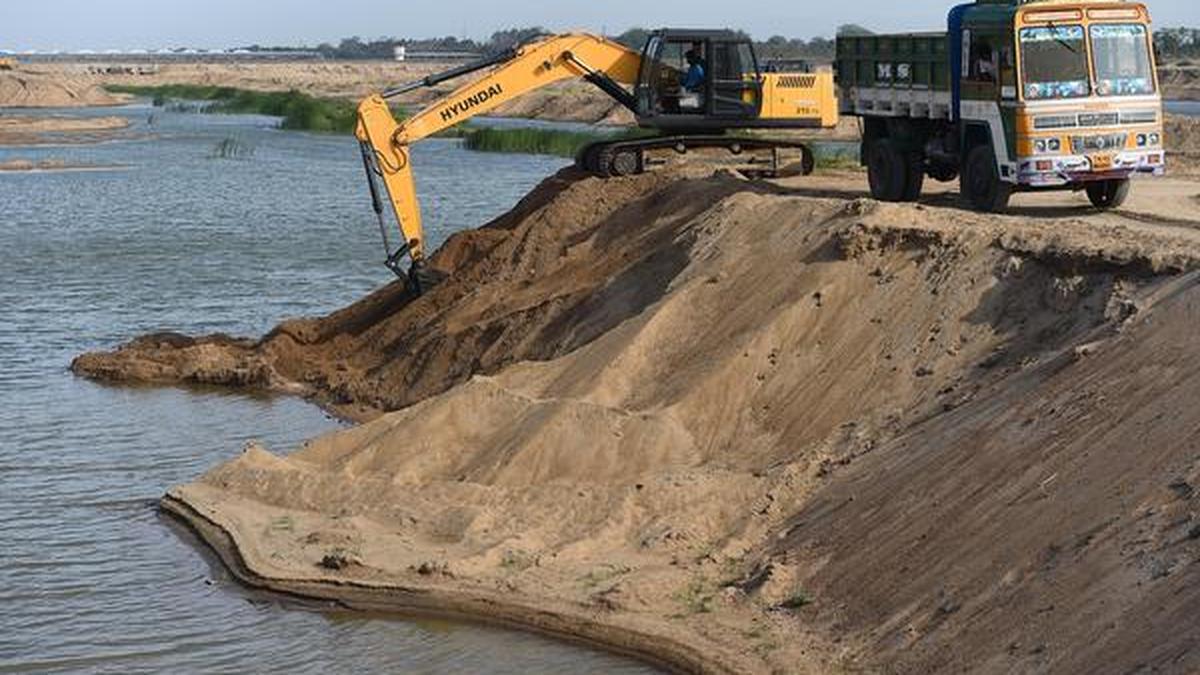 Step up surveillance to check illegal sand mining: HC - The Hindu
