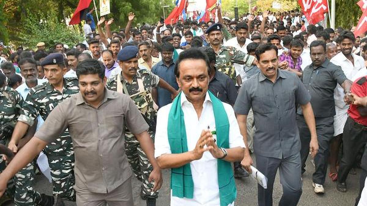 Stalin kicks off rally for Cauvery rights - The Hindu