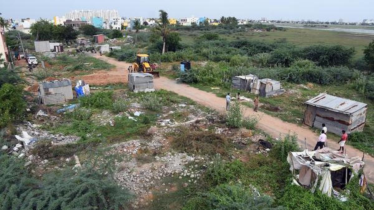 Work to demarcate boundary of Korattur lake begins - The Hindu