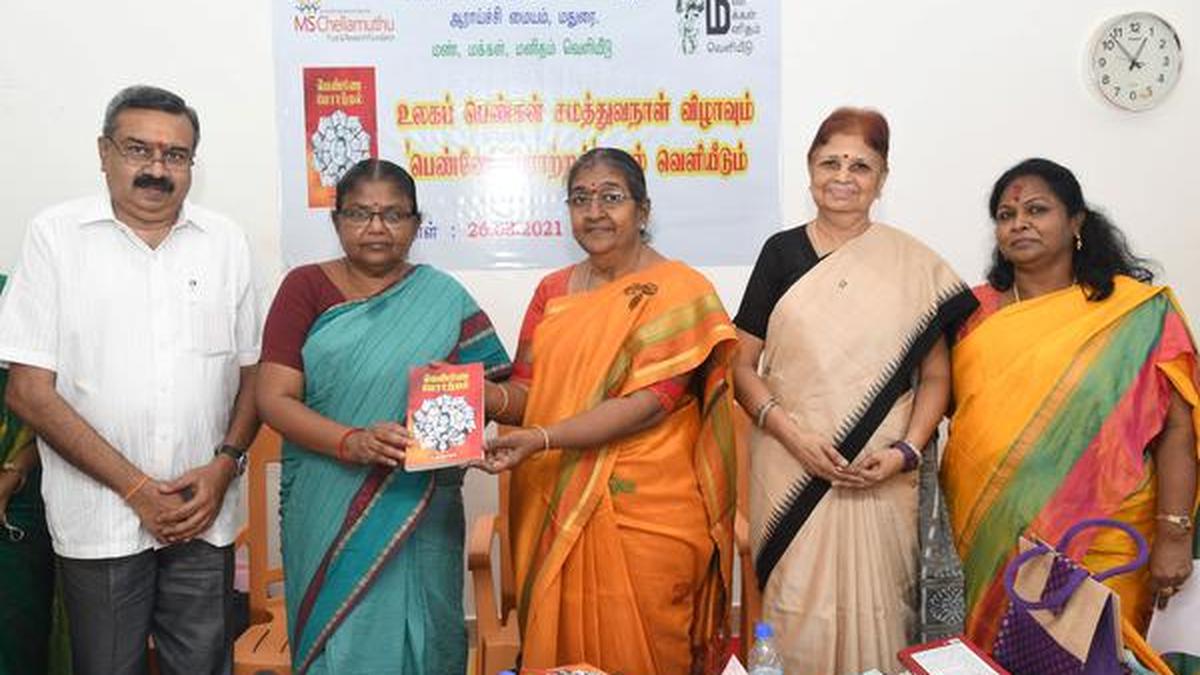 School curriculum needs books on women freedom fighters: Balabharathi ...