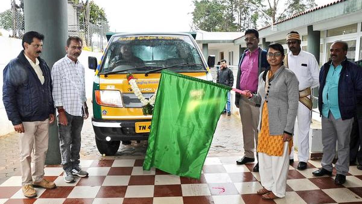 New garbage collection vehicles for town panchayats - The Hindu