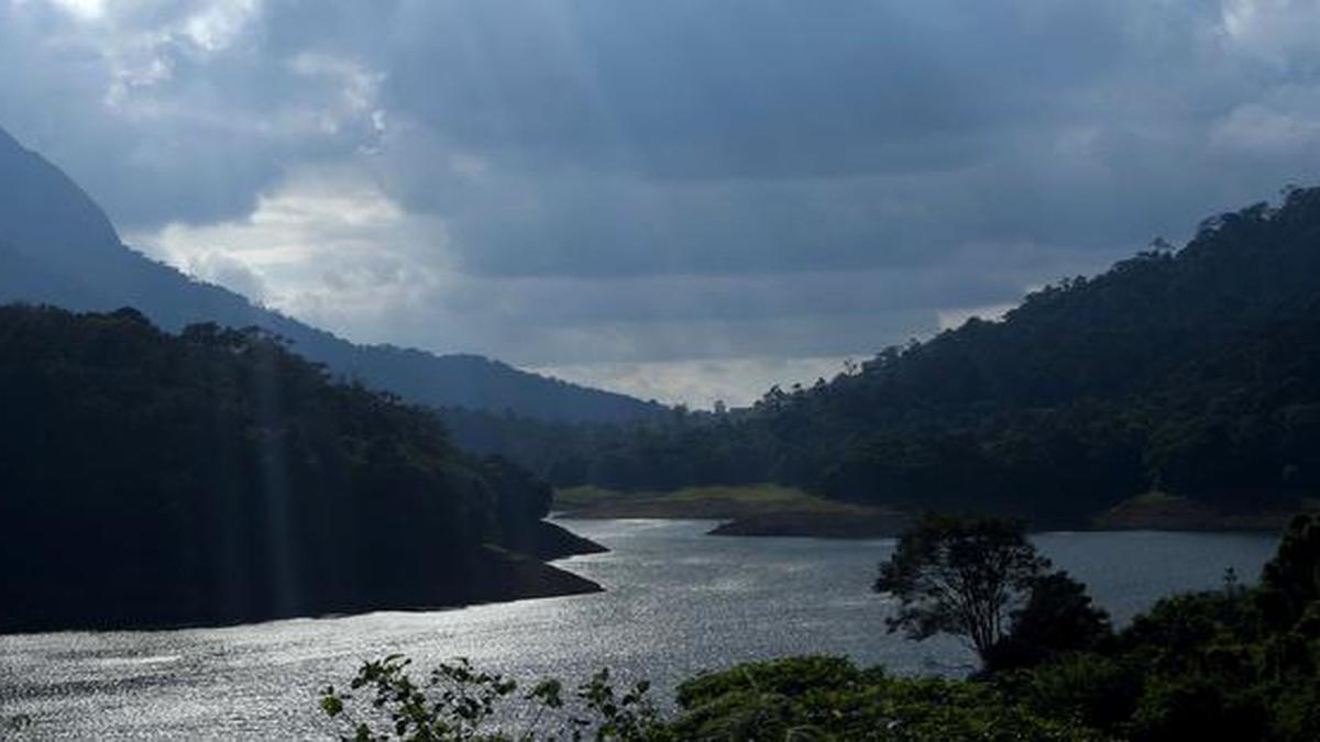 Tamil Nadu urges Kerala to increase outflow from Siruvani dam - The Hindu