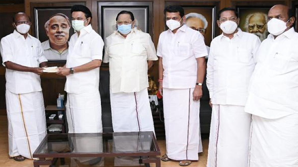 2 AMMK leaders join DMK - The Hindu