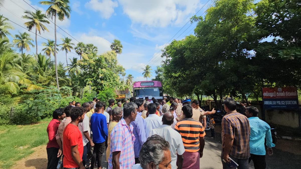 Parents, relatives block key stretch near Vaniyambadi on girls death ...