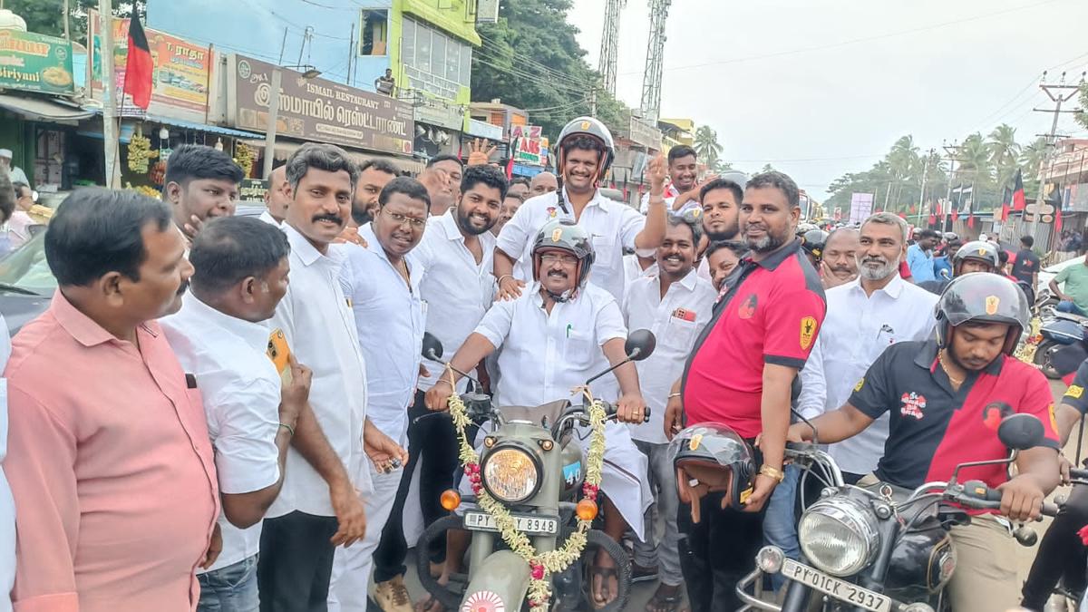 DMK rally, ahead of Salem meet, reaches city - The Hindu