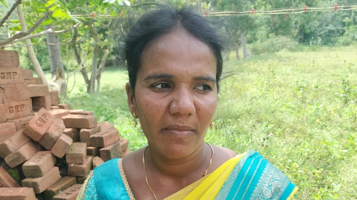 Woman held for snatching gold chain from septuagenarian - The Hindu