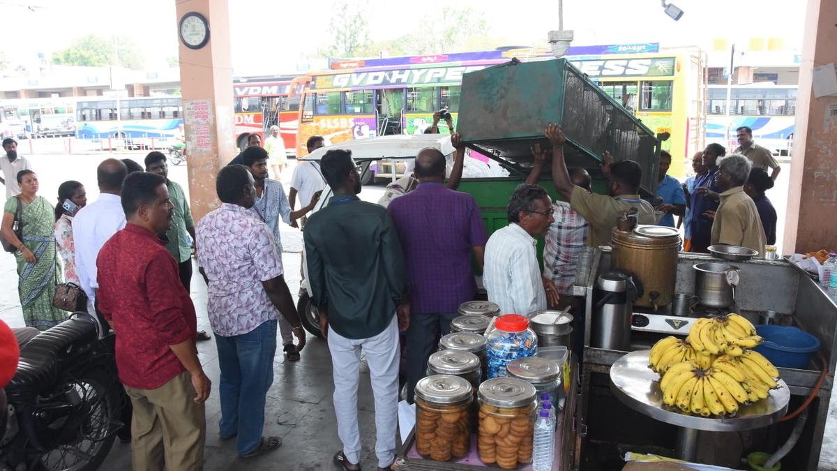 Vellore Corporation demolishes encroachments at the new bus terminus ...