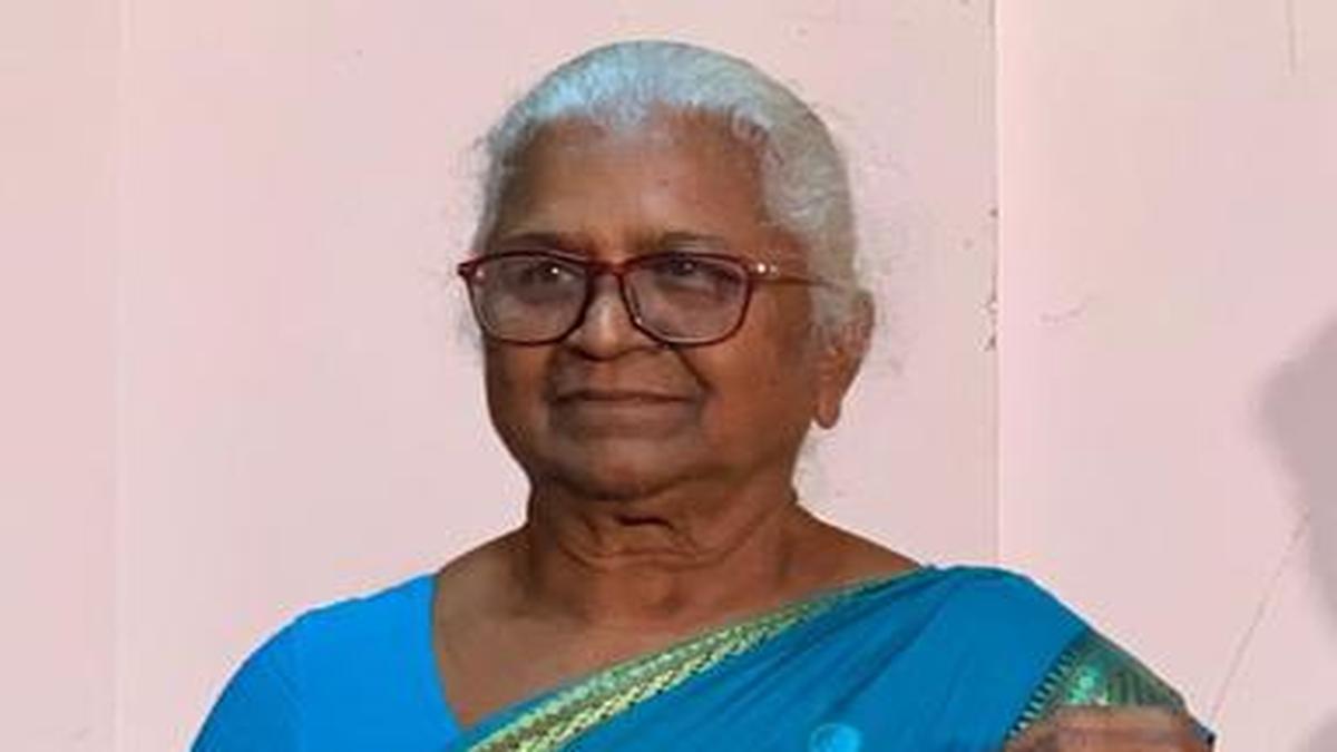 Arputhammal appeals to Tamil Nadu Governor to expedite release of Rajiv ...