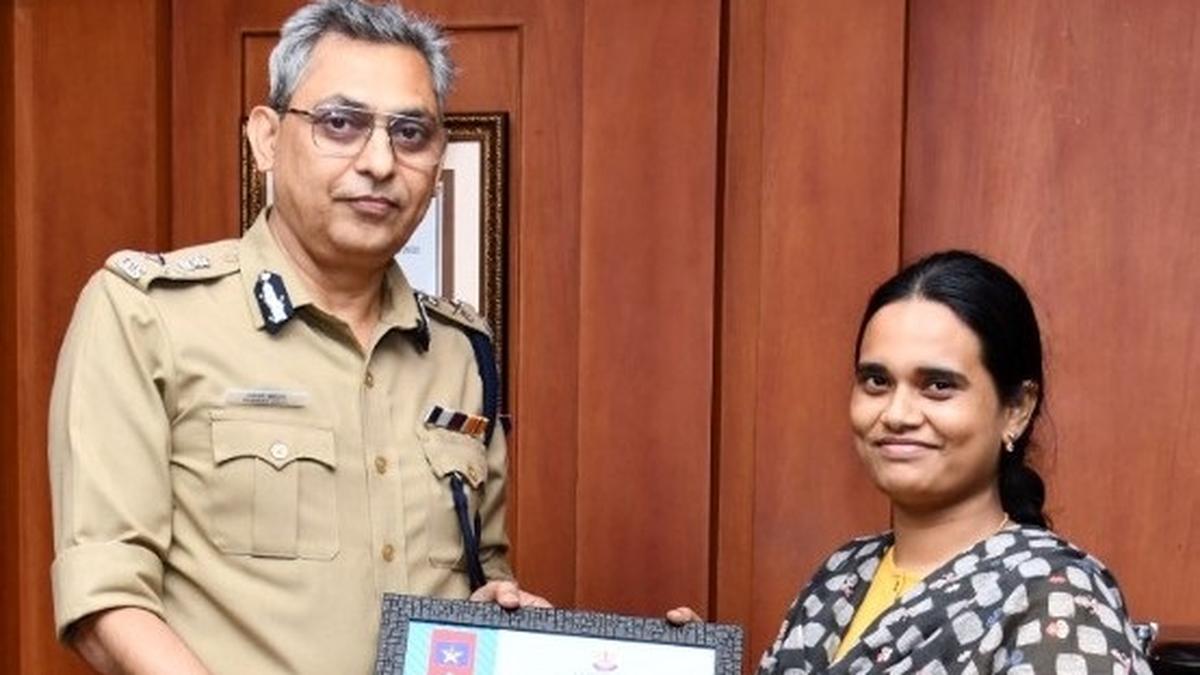 Shajitha gets ‘Police Star of the Month’ award - The Hindu