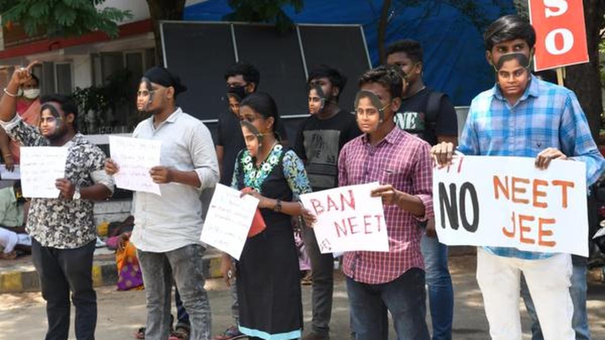 SFI protests against NEET in Tamil Nadu - The Hindu