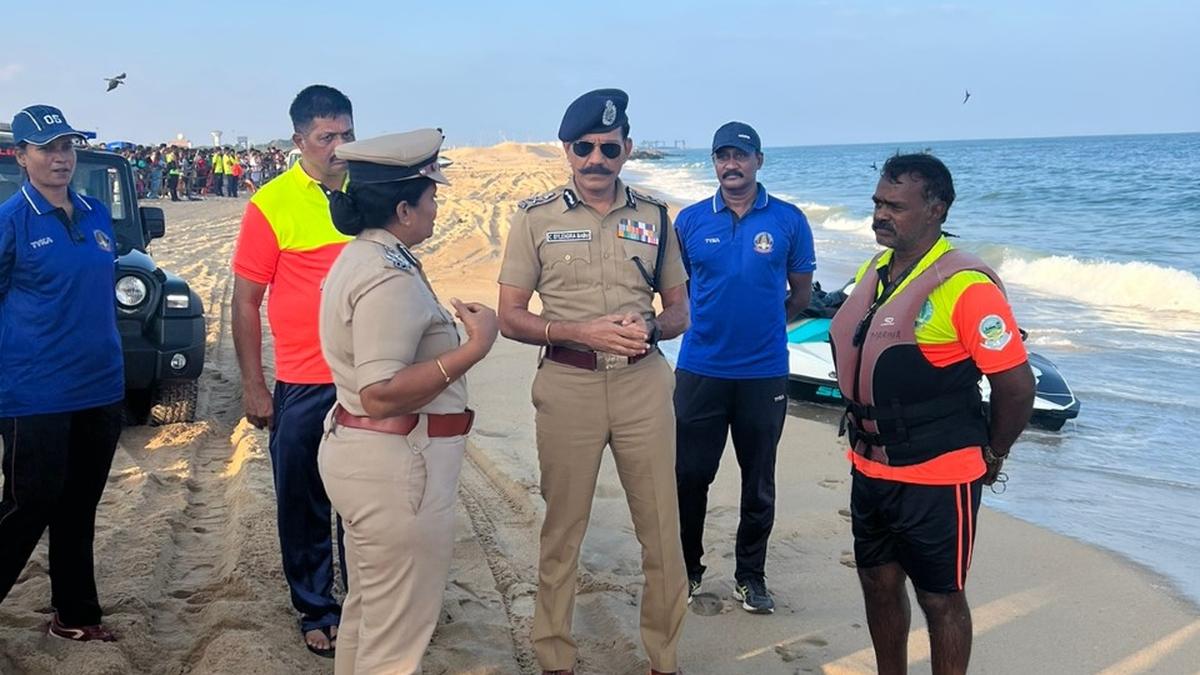 DGP reviews bandobust arrangements on Marina beach - The Hindu
