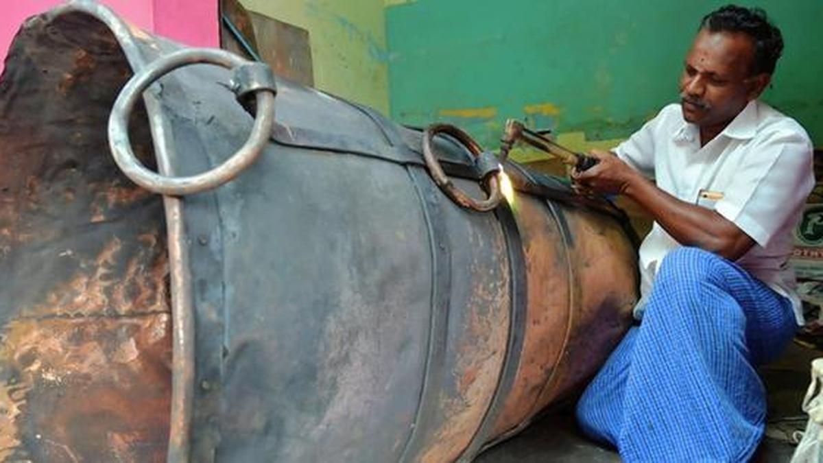 Five-foot copper vessel for Maha Deepam getting ready - The Hindu