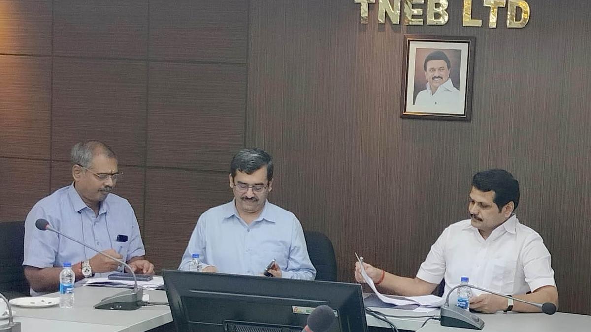 Minister holds talks to increase pay scale of Tangedco employees - The ...