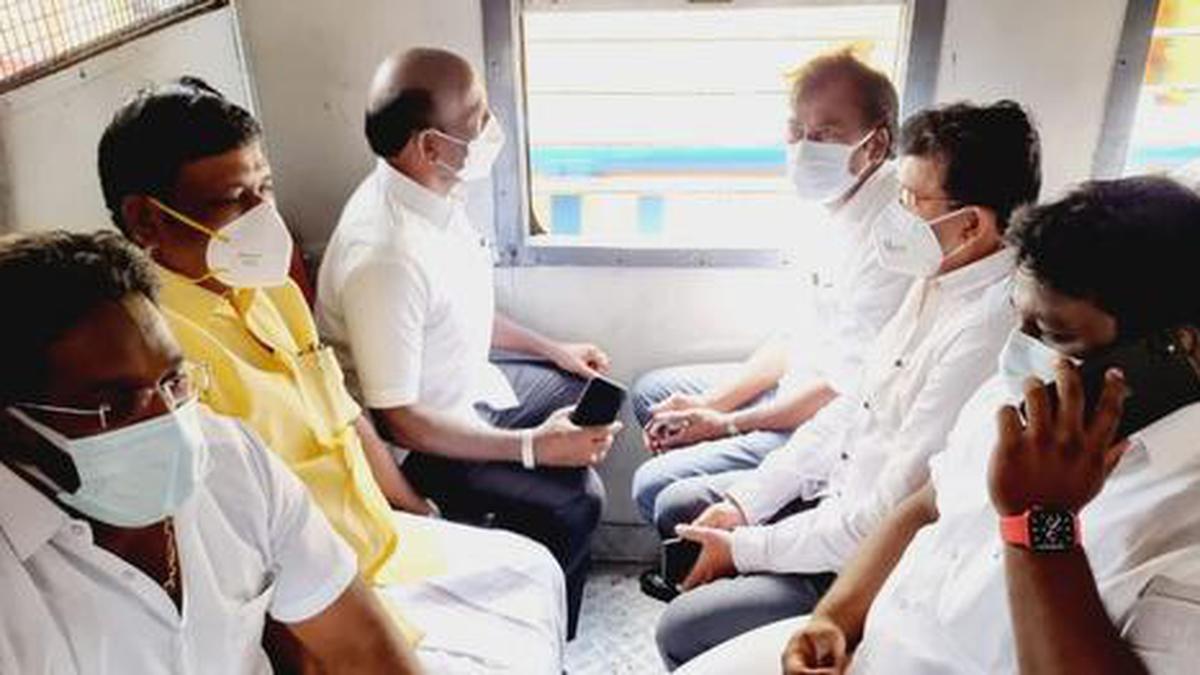 Fever surveillance stepped up at TN border after Kerala reports Nipah ... Fever surveillance stepped up at TN border after Kerala reports Nipah ...