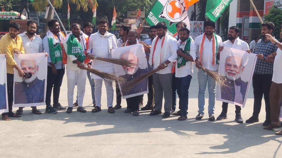 Congress protests against BJP in Sangareddy - The Hindu