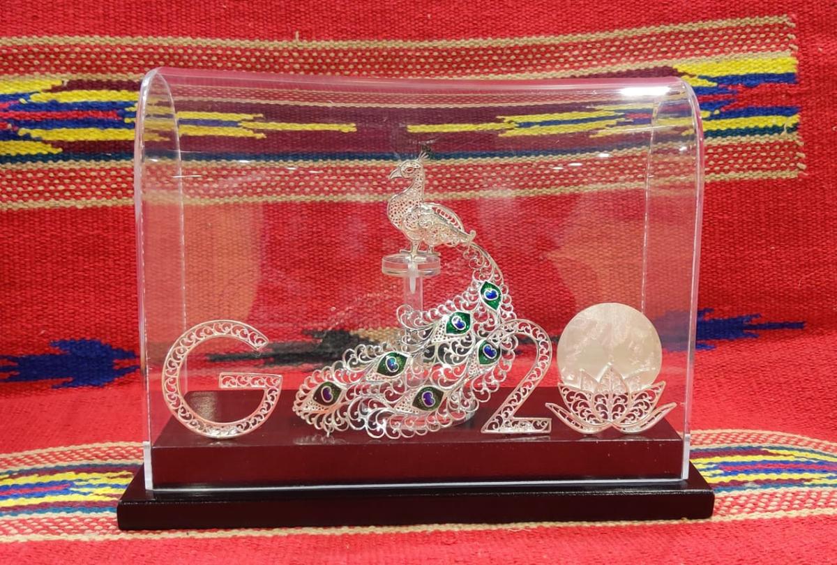 Silver Filigree craftsmen of Karimnagar showcase their works at G-20 ...