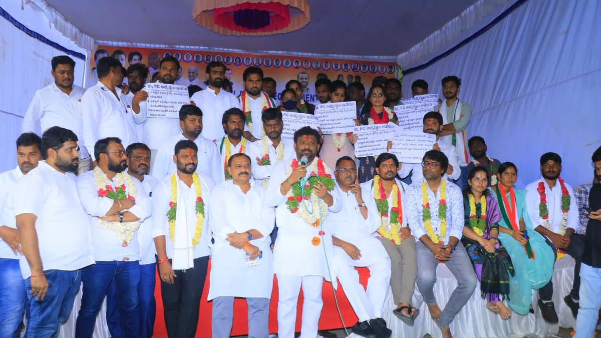 Youth Congress Deeksha on ‘faulty’ police recruitment drive - The Hindu