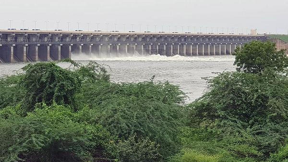 10 gates of Yellampalli project lifted - The Hindu