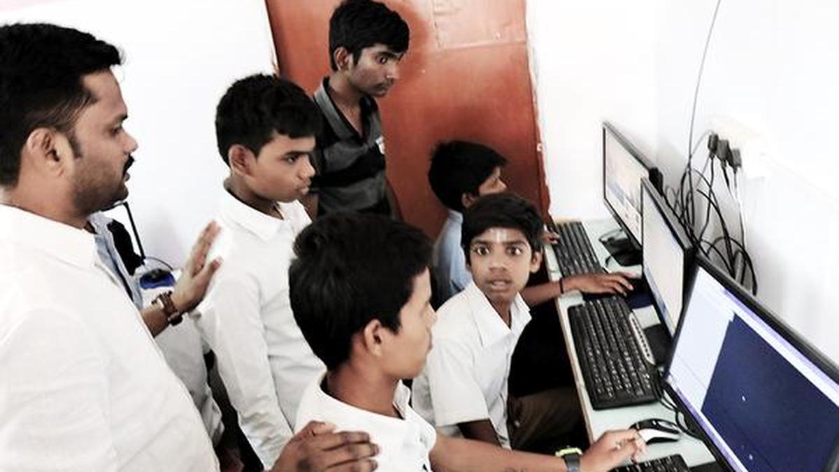 Techies teach computer basics to govt. school students - The Hindu