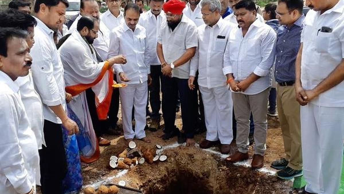 Karimnagar to have 150-ft monumental flag pole - The Hindu