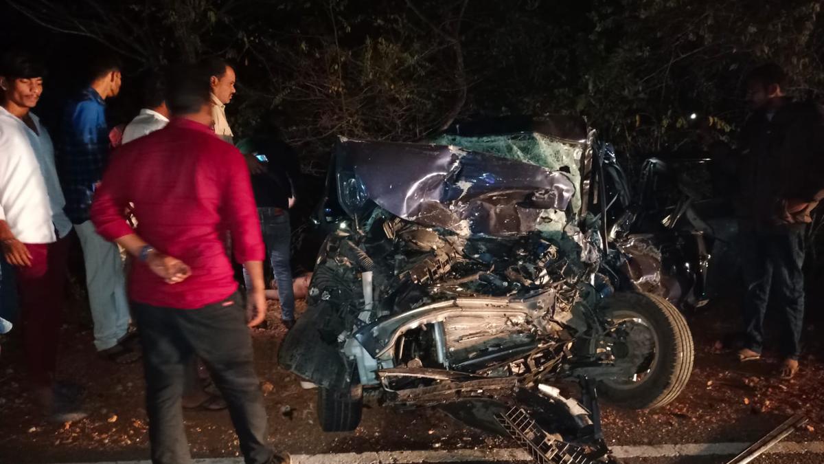 Four photographers killed, one injured as lorry rams car in Telangana ...