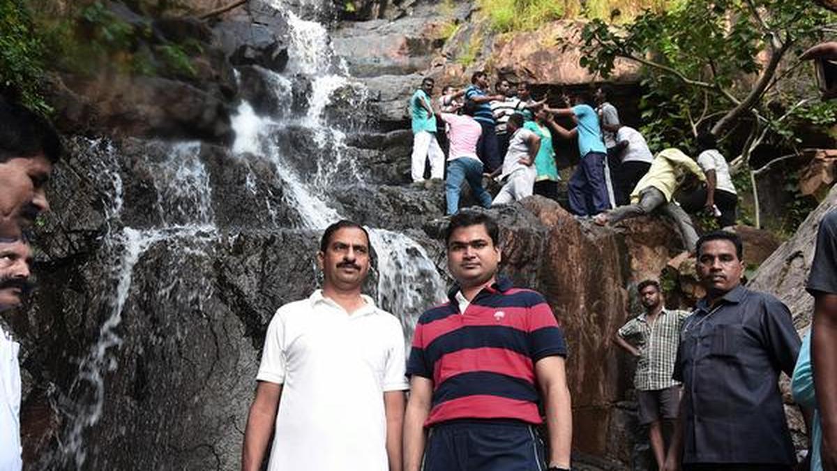 A trek to popularise waterfall at Raikal - The Hindu