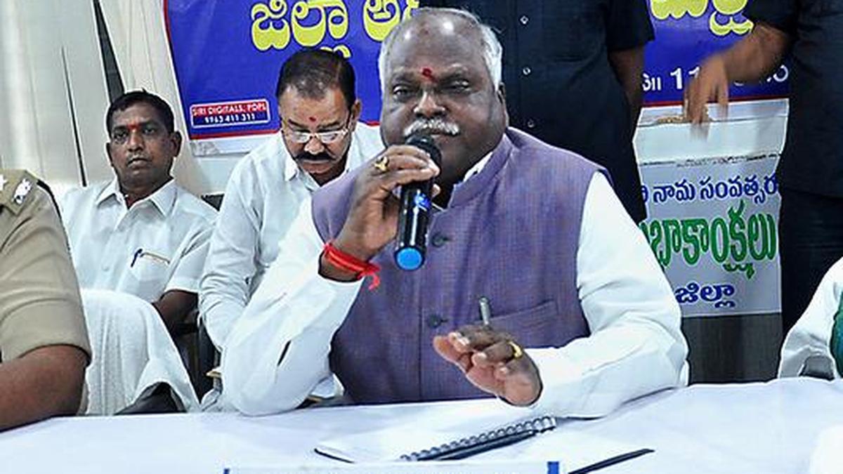 National SC commission reviews welfare schemes - The Hindu