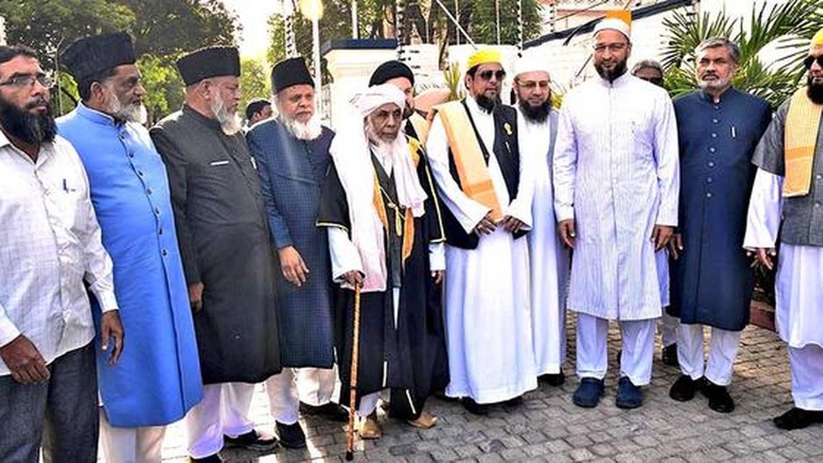 Delegation of Muslim leaders meet Governor - The Hindu