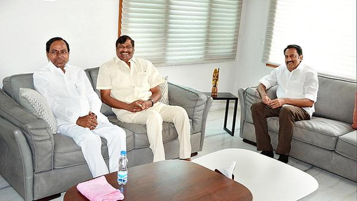 KCR meets Mandava Venkateswara Rao - The Hindu
