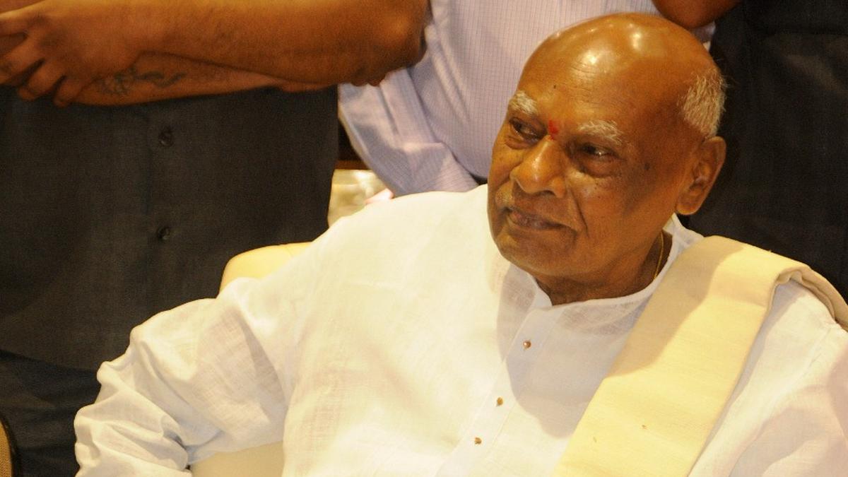 Rosaiah proved his mettle on the day YSR’s chopper went missing - The Hindu