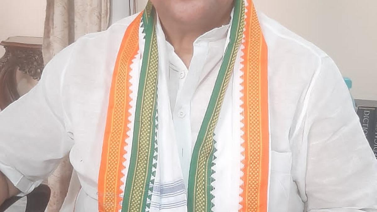 Dismiss Minister for Home for slapping police official in public: Congress leader Vinod Reddy ...