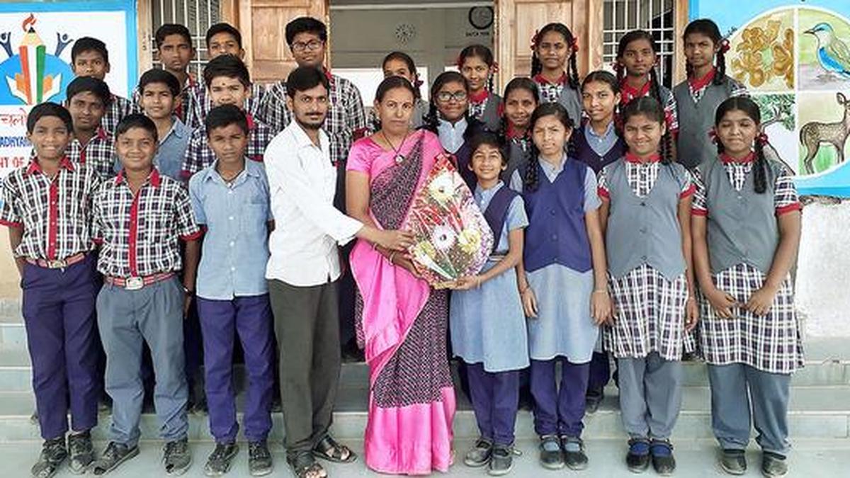 24 model school students bag scholarship - The Hindu