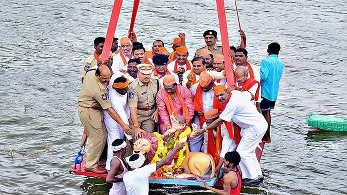 Ganesha immersion peaceful at Bhainsa - The Hindu