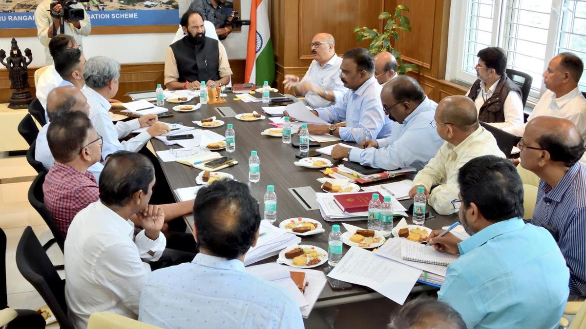 Top priority to complete pending irrigation projects with focus on time ...