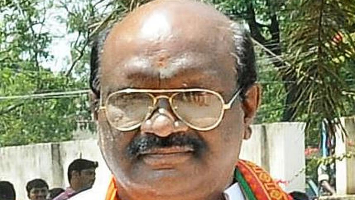 Don’t get carried away by KCR’s rhetoric: Sambamurthy - The Hindu