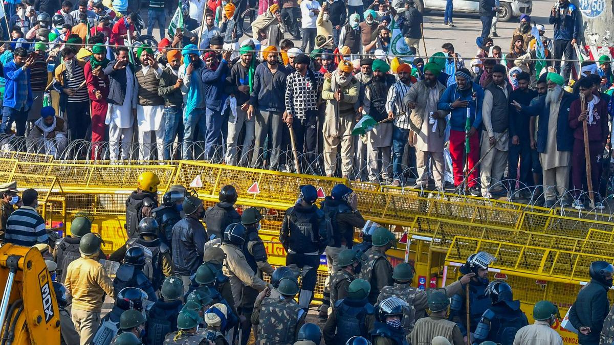 Dilli Chalo protest | Farmers stay camped on Delhi border - The Hindu