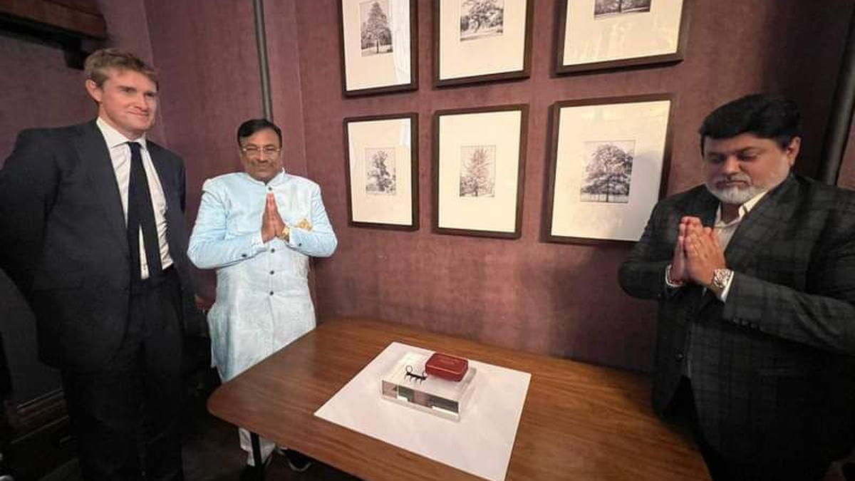 Shivaji’s wagh nakh from U.K. to be displayed in Satara; but ...