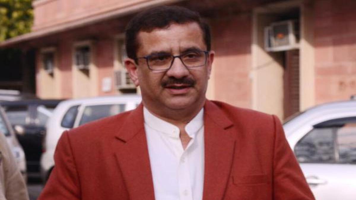 Ex-Waqf Board chief in U.P. Wasim Rizvi converts to Hinduism - The Hindu