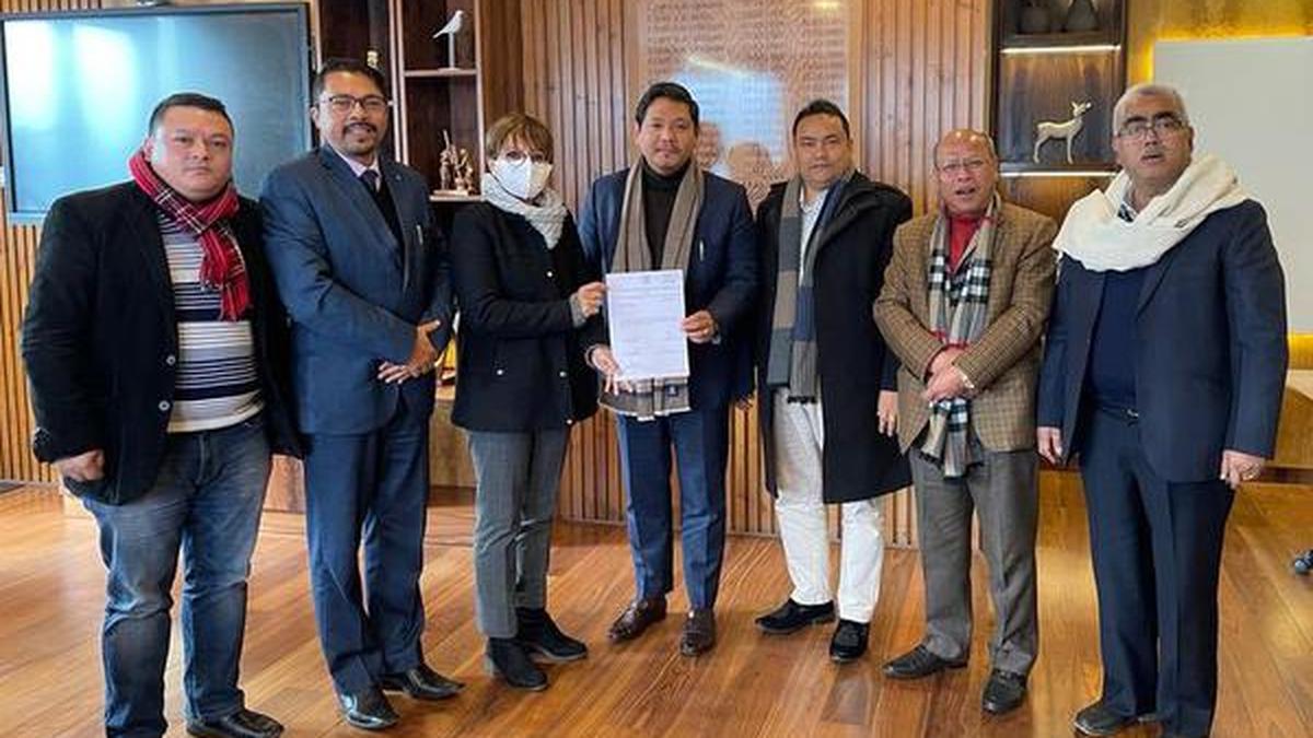 Congress MLAs in Meghalaya join BJP-backed Meghalaya Democratic Alliance - The Hindu