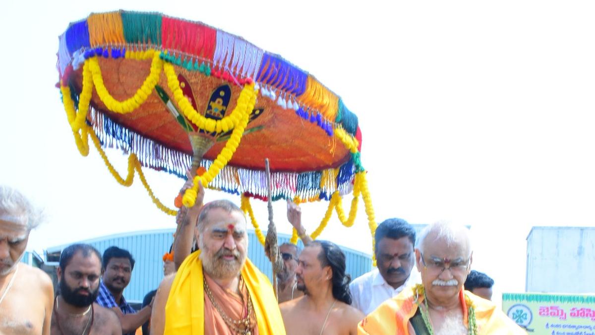 Unity among all sections is our aim, says Kanchi Kamakoti Peetham head ...