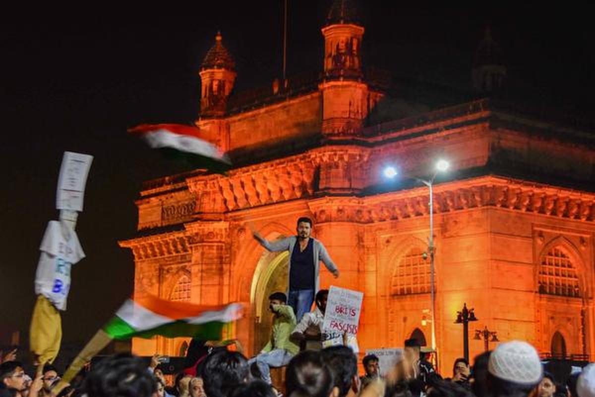 Top news pictures: Student protests at India Gate, Australian bushfires ...