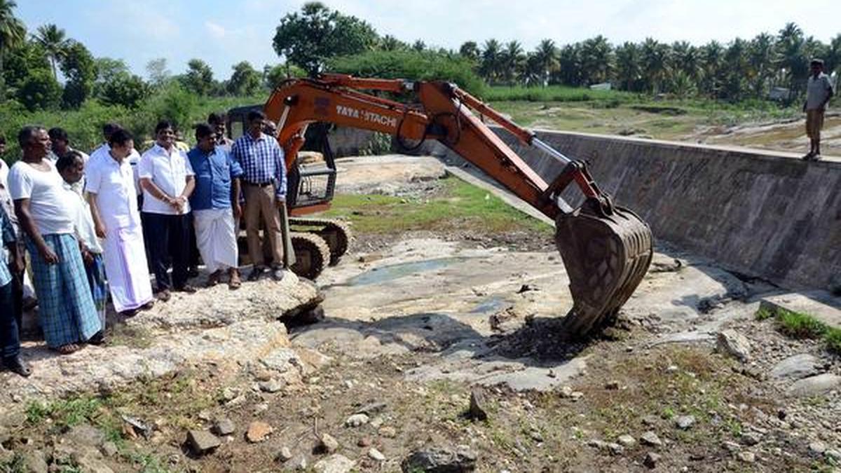 Revival of anicut begins - The Hindu